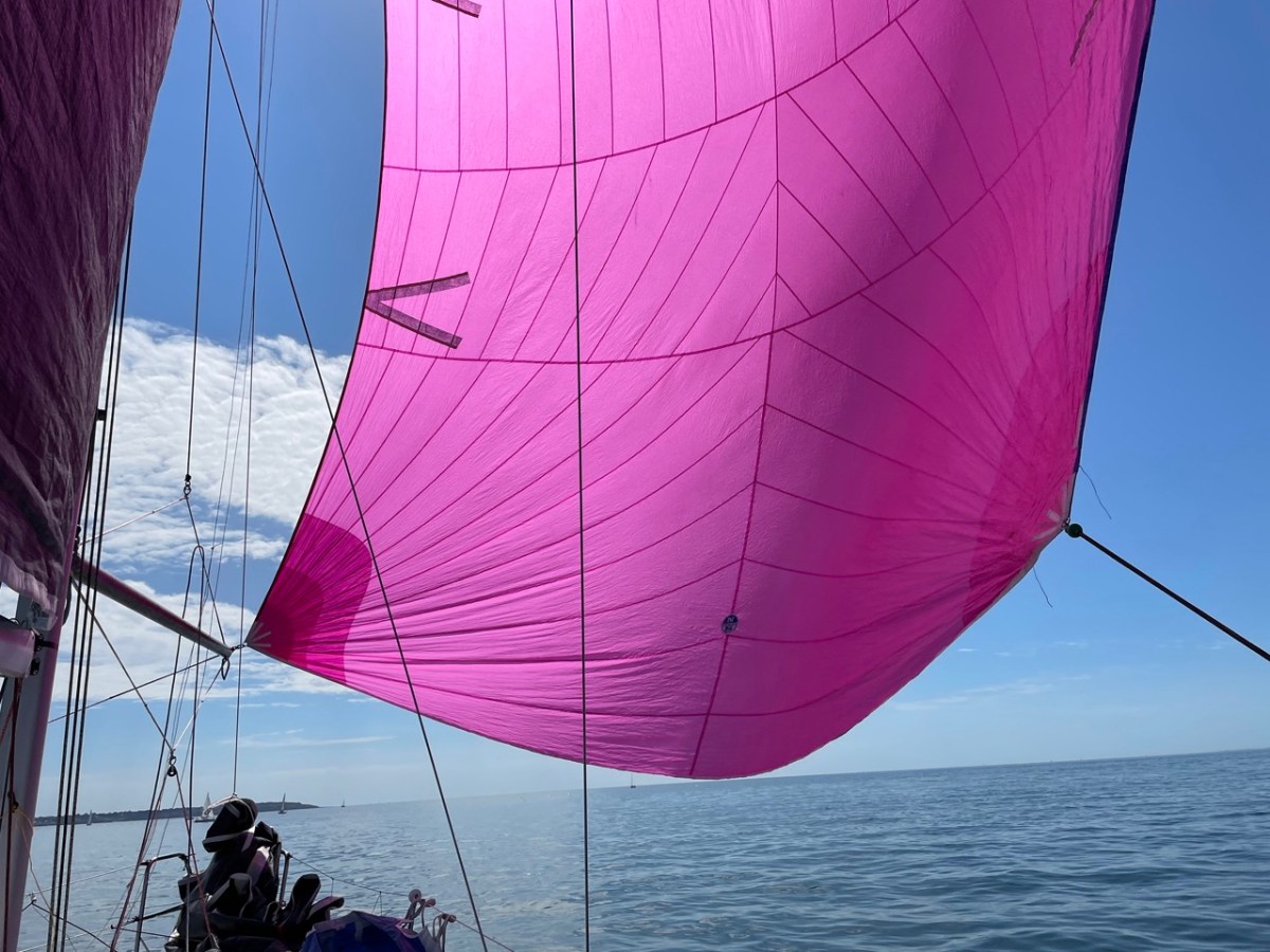 Nouveau mât pour notre Sun Fast 3200 – EPSILON 3D SAILING TEAM